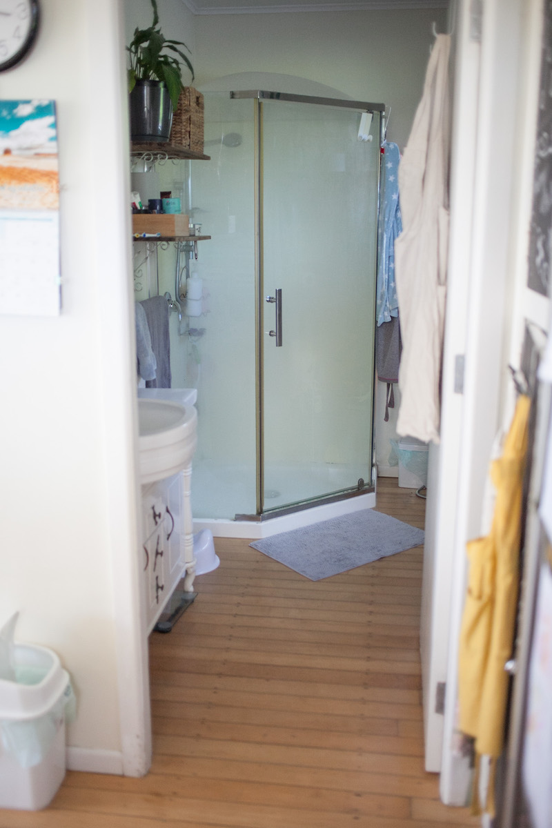 House Tour: How to Fit a Minimalist Bathroom and Utility Into 49 Square ...