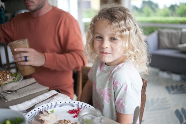 How to Build a Simple Family Dinner Routine That Actually Works (Even ...